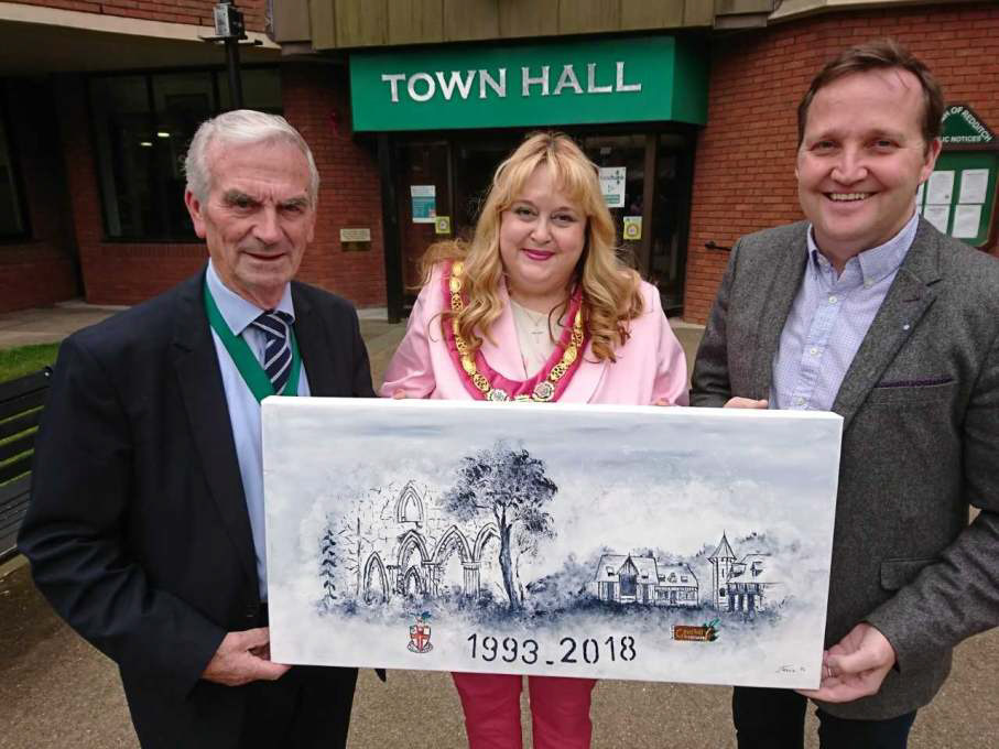 Twin town Gruchet marks 25 year anniversary with gift for Redditch ...