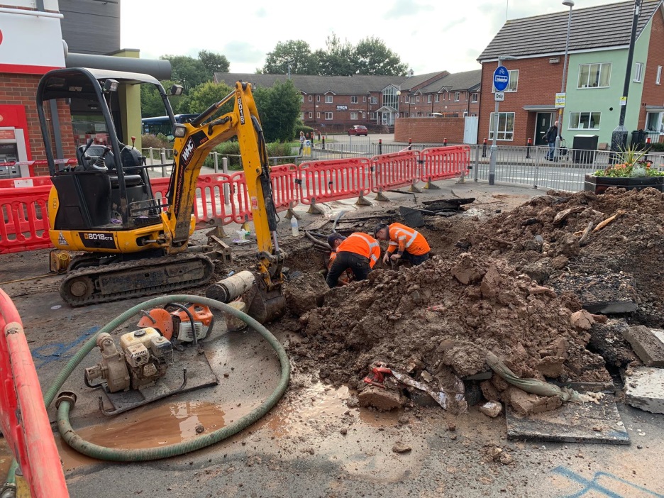 Severn Trent slammed after delay turning off burst water main - The ...