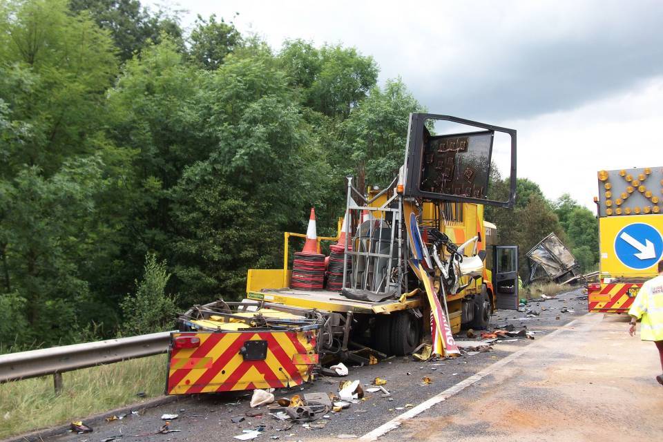 Shocking footage reveals dangers of not paying attention in roadworks ...