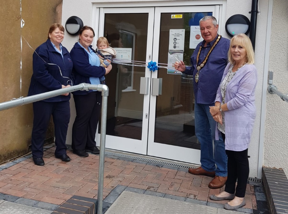 Open at last as borough Mayor cuts ribbon on extended nursery - The ...