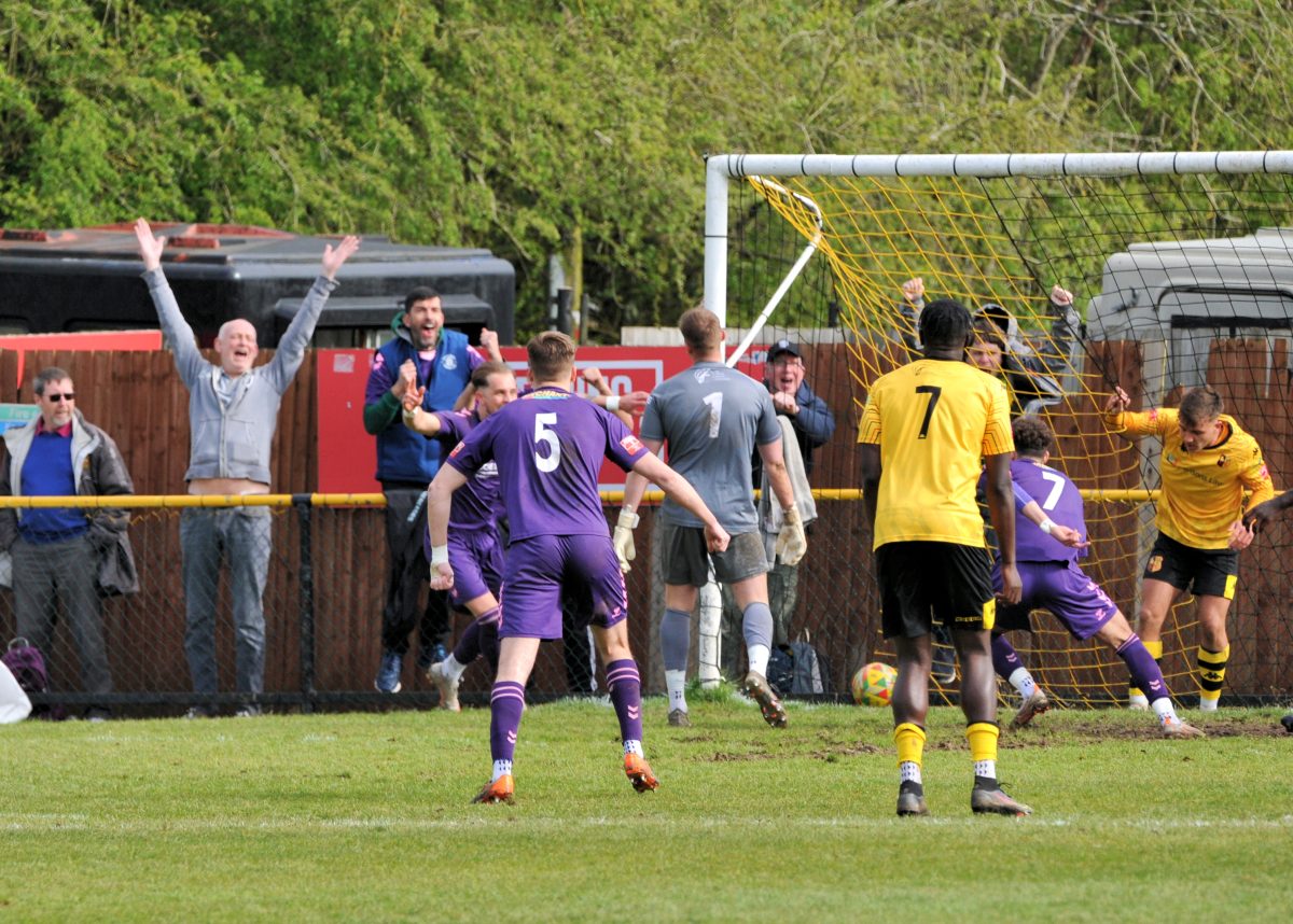 FOOTBALL - Church well-beaten by Hitchin - The Redditch Standard