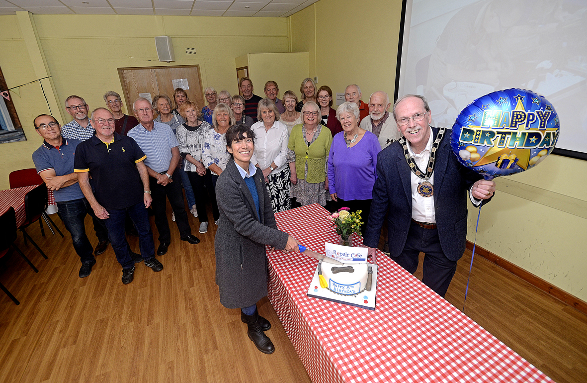 Alcester Repair Cafe celebrates five years of fixing - The Redditch ...