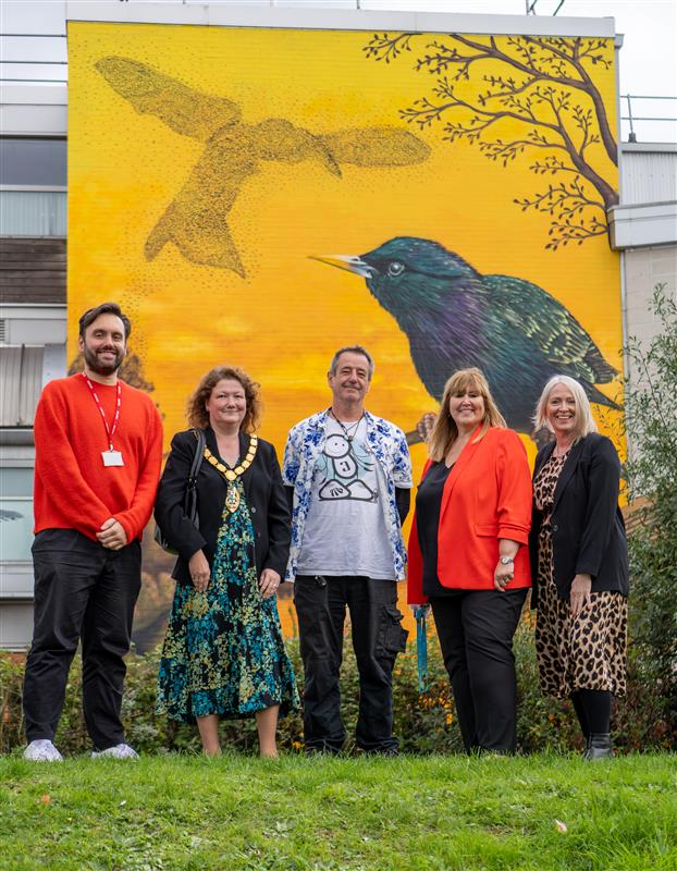 HoW College welcomes mayor to unveil street art mural with Reimagine ...