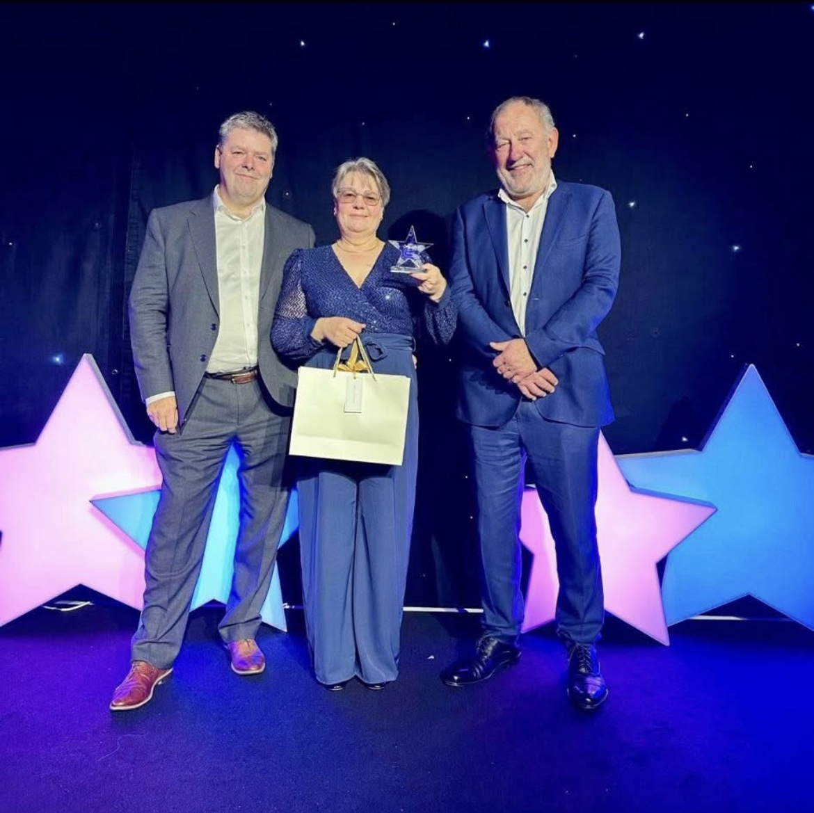 Alcester care home celebrate as staff member gets award - The Redditch ...